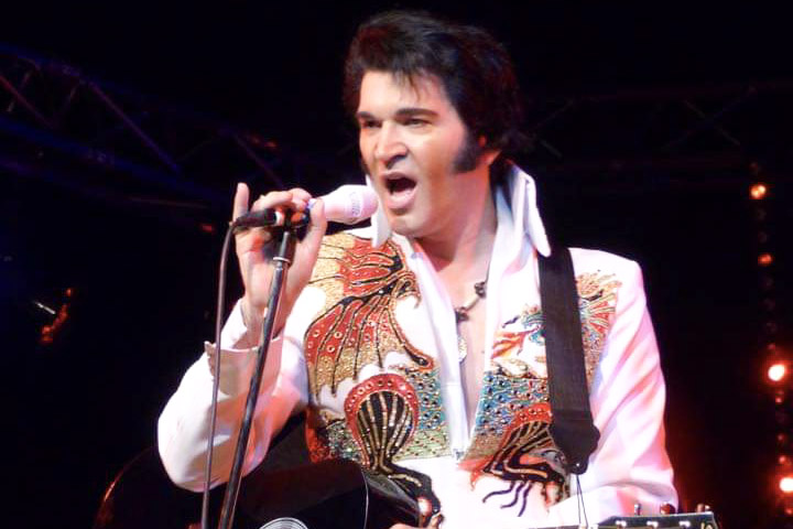 Rami Elvis Tribute Show im Schlossgarten - Oberhessen-Live