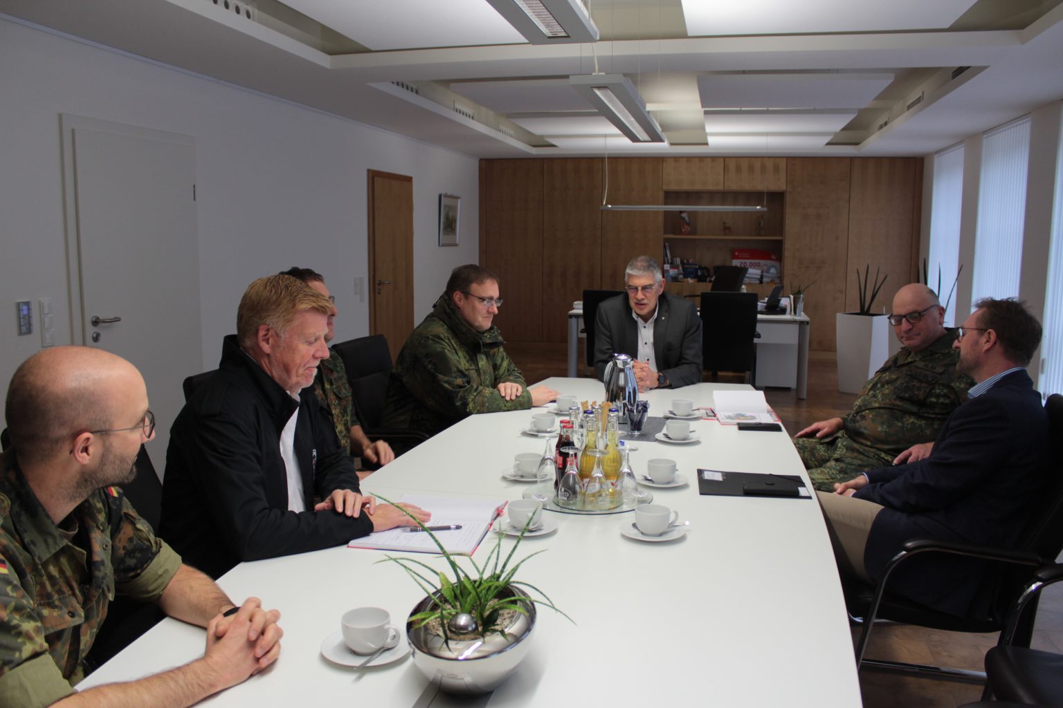 Antrittsbesuch: Brigadegeneral , neuer Kommandeur des Landeskommandos ...