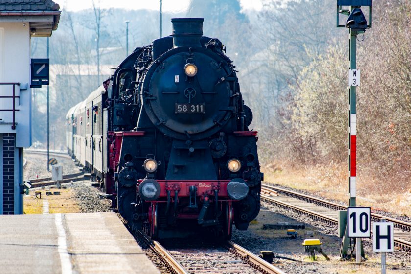 Pendelfahrten mit der Dampflok 58 311 - Oberhessen-Live