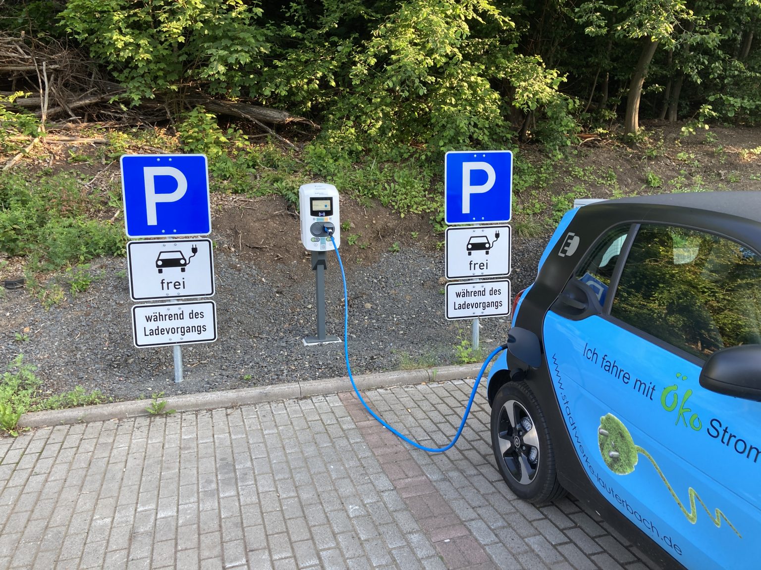 Neue E-Ladestation der Stadtwerke wurde in Betrieb genommen - Oberhessen-Live